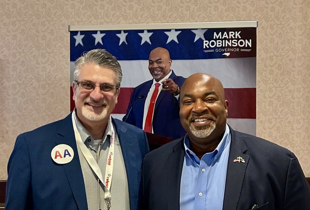 Mark Robinson - Photo